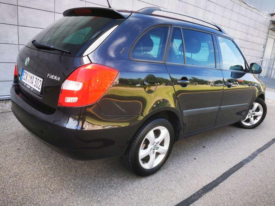 Melns Skoda Fabia 2011 Klaipėda, ar dzinēja tilpumu 1.60 L un nobraukumu 171 tūkst. km par 3350 €, foto 7 vietnē AUTOMOTO.COM.LV