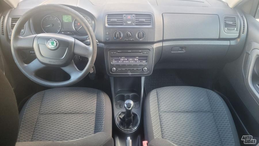 Black Skoda Fabia 2011 in Vilnius, with an engine capacity of 1.40 L and mileage of 205 thousand km for 2888 €, photo 15 on AUTOMOTO.COM.LV