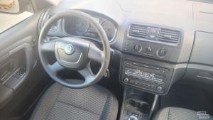 Black Skoda Fabia 2011 in Vilnius, with an engine capacity of 1.40 L and mileage of 205 thousand km for 2888 €, photo 16 on AUTOMOTO.COM.LV