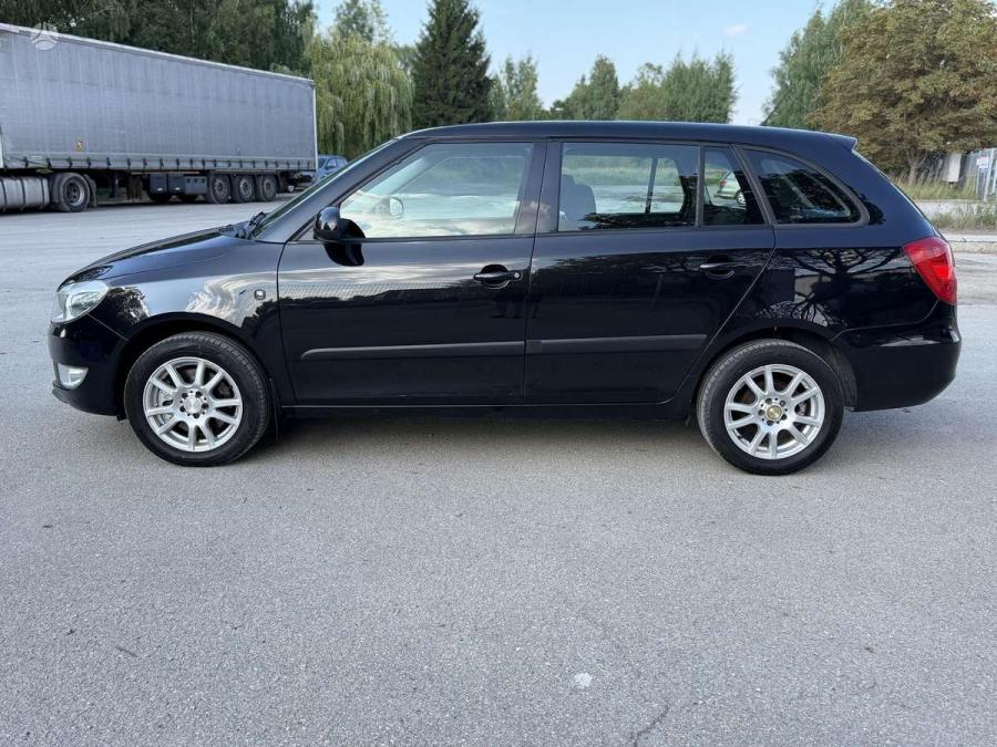 Melns Skoda Fabia 2011 Šauļi, ar dzinēja tilpumu 1.20 L un nobraukumu 254 tūkst. km par 2600 €, foto 3 vietnē AUTOMOTO.COM.LV