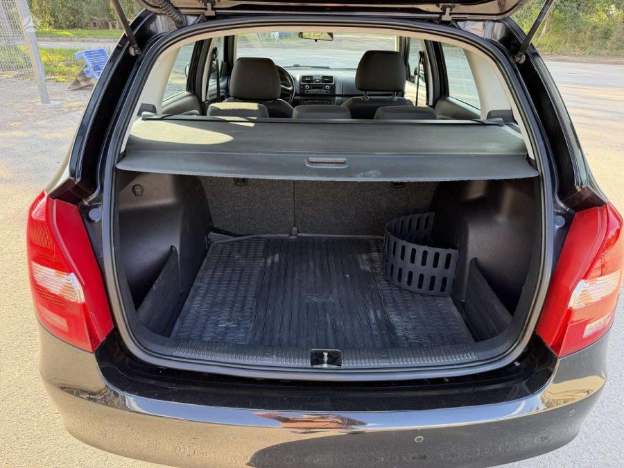 Melns Skoda Fabia 2011 Šauļi, ar dzinēja tilpumu 1.20 L un nobraukumu 254 tūkst. km par 2600 €, foto 13 vietnē AUTOMOTO.COM.LV