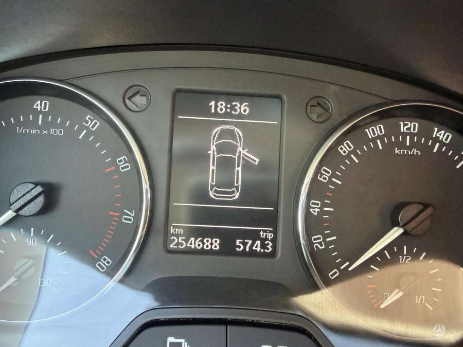 Melns Skoda Fabia 2011 Šauļi, ar dzinēja tilpumu 1.20 L un nobraukumu 254 tūkst. km par 2600 €, foto 17 vietnē AUTOMOTO.COM.LV