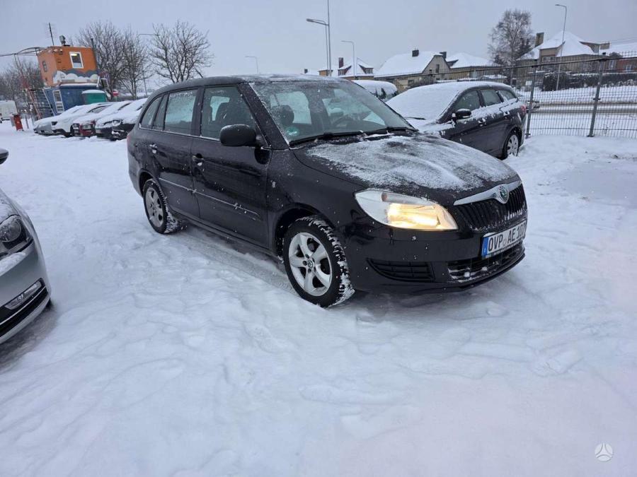 Melns Skoda Fabia 2012 Šauļi, ar dzinēja tilpumu 1.20 L un nobraukumu 172 tūkst. km par 2650 €, foto 2 vietnē AUTOMOTO.COM.LV