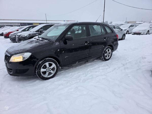 Black Skoda Fabia 2012 in Siauliai, with an engine capacity of 1.20 L and mileage of 172 thousand km for 2650 €, photo 3 on AUTOMOTO.COM.LV