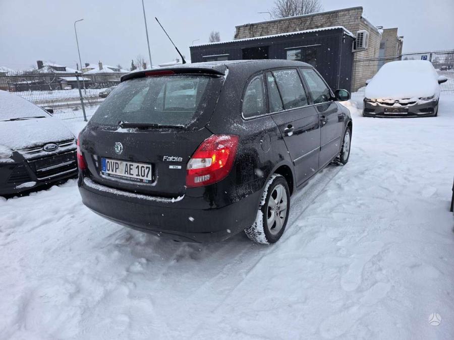 Melns Skoda Fabia 2012 Šauļi, ar dzinēja tilpumu 1.20 L un nobraukumu 172 tūkst. km par 2650 €, foto 4 vietnē AUTOMOTO.COM.LV