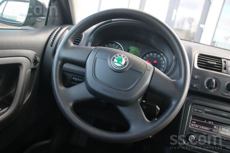 Melns Skoda Fabia 2012 Tukums, ar dzinēja tilpumu 1.60 L un nobraukumu 216 tūkst. km par 3568 €, foto 16 vietnē AUTOMOTO.COM.LV