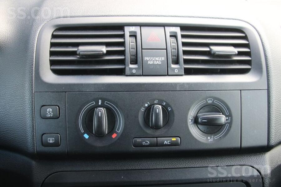 Melns Skoda Fabia 2012 Tukums, ar dzinēja tilpumu 1.60 L un nobraukumu 216 tūkst. km par 3568 €, foto 20 vietnē AUTOMOTO.COM.LV