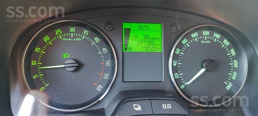 Melns Skoda Fabia 2012 Rīga, ar dzinēja tilpumu 1.20 L un nobraukumu 227 tūkst. km par 2895 €, foto 10 vietnē AUTOMOTO.COM.LV