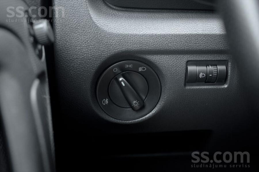 Melns Skoda Fabia 2013 Talsi, ar dzinēja tilpumu 1.40 L un nobraukumu 148 tūkst. km par 6490 €, foto 15 vietnē AUTOMOTO.COM.LV