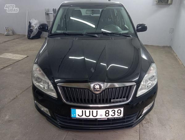 Black Skoda Fabia 2013 in Panevezys, with an engine capacity of 1.20 L and mileage of 304 thousand km for 2650 €, photo 2 on AUTOMOTO.COM.LV
