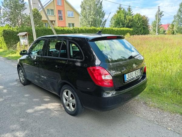 Black Skoda Fabia 2013 in Panevezys, with an engine capacity of 1.20 L and mileage of 304 thousand km for 2650 €, photo 10 on AUTOMOTO.COM.LV
