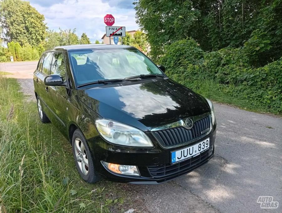 Black Skoda Fabia 2013 in Panevezys, with an engine capacity of 1.20 L and mileage of 304 thousand km for 2650 €, photo 12 on AUTOMOTO.COM.LV