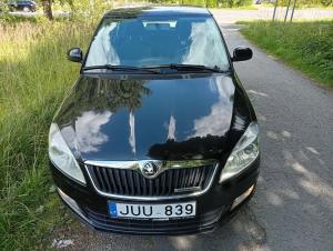 Black Skoda Fabia 2013 in Panevezys, with an engine capacity of 1.20 L and mileage of 304 thousand km for 2650 €, photo 13 on AUTOMOTO.COM.LV
