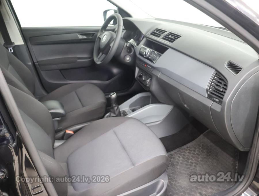 Melns Skoda Fabia 2015 Tallina, ar dzinēja tilpumu 1.20 L un nobraukumu 108 tūkst. km par 4900 €, foto 9 vietnē AUTOMOTO.COM.LV