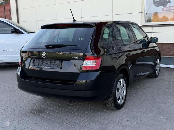 Melns Skoda Fabia 2015 Kretinga, ar dzinēja tilpumu 1.42 L un nobraukumu 212 tūkst. km par 6100 €, foto 7 vietnē AUTOMOTO.COM.LV