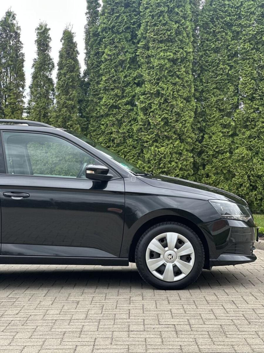 Black Skoda Fabia 2017 in Vilnius, with an engine capacity of 1.40 L and mileage of 150 thousand km for 7250 €, photo 16 on AUTOMOTO.COM.LV