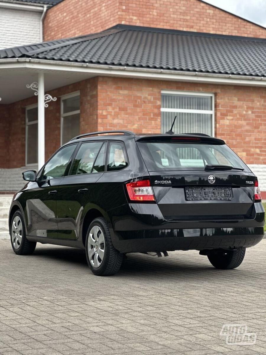 Black Skoda Fabia 2017 in Vilnius, with an engine capacity of 1.40 L and mileage of 150 thousand km for 7250 €, photo 17 on AUTOMOTO.COM.LV
