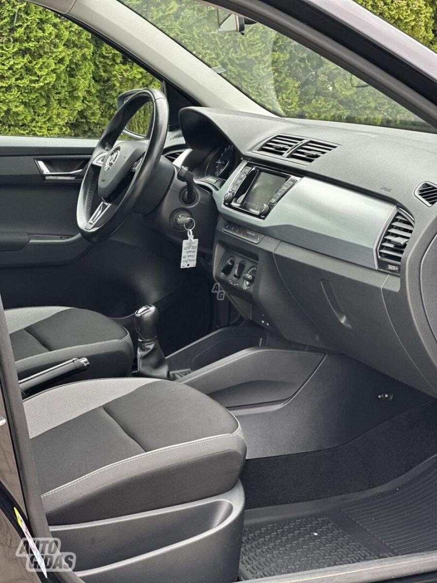 Black Skoda Fabia 2017 in Vilnius, with an engine capacity of 1.40 L and mileage of 150 thousand km for 7250 €, photo 25 on AUTOMOTO.COM.LV
