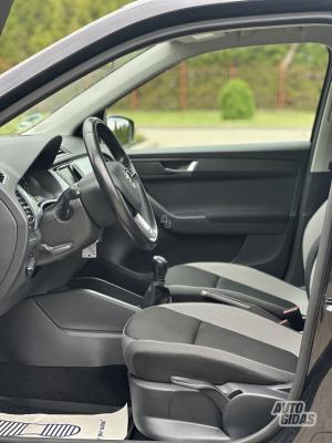 Black Skoda Fabia 2017 in Vilnius, with an engine capacity of 1.40 L and mileage of 150 thousand km for 7250 €, photo 30 on AUTOMOTO.COM.LV