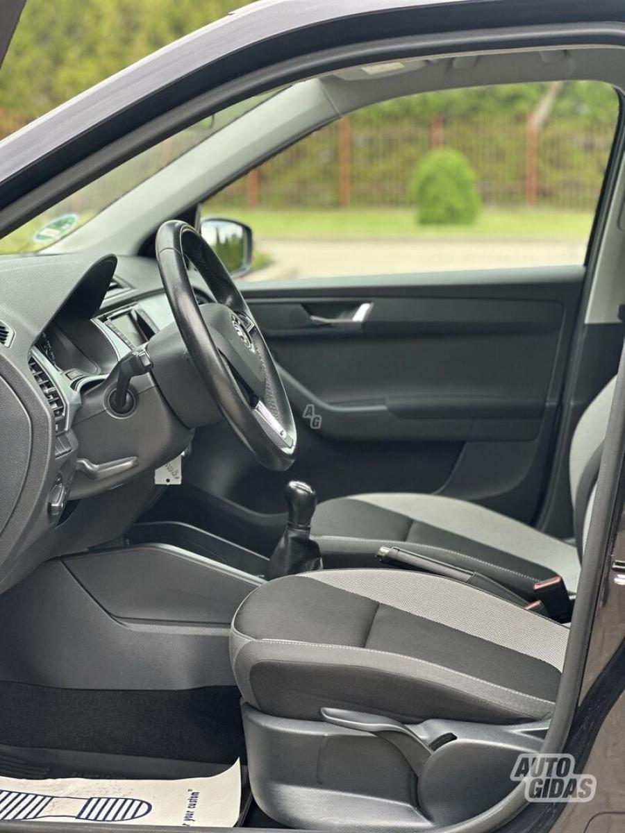 Black Skoda Fabia 2017 in Vilnius, with an engine capacity of 1.40 L and mileage of 150 thousand km for 7250 €, photo 30 on AUTOMOTO.COM.LV