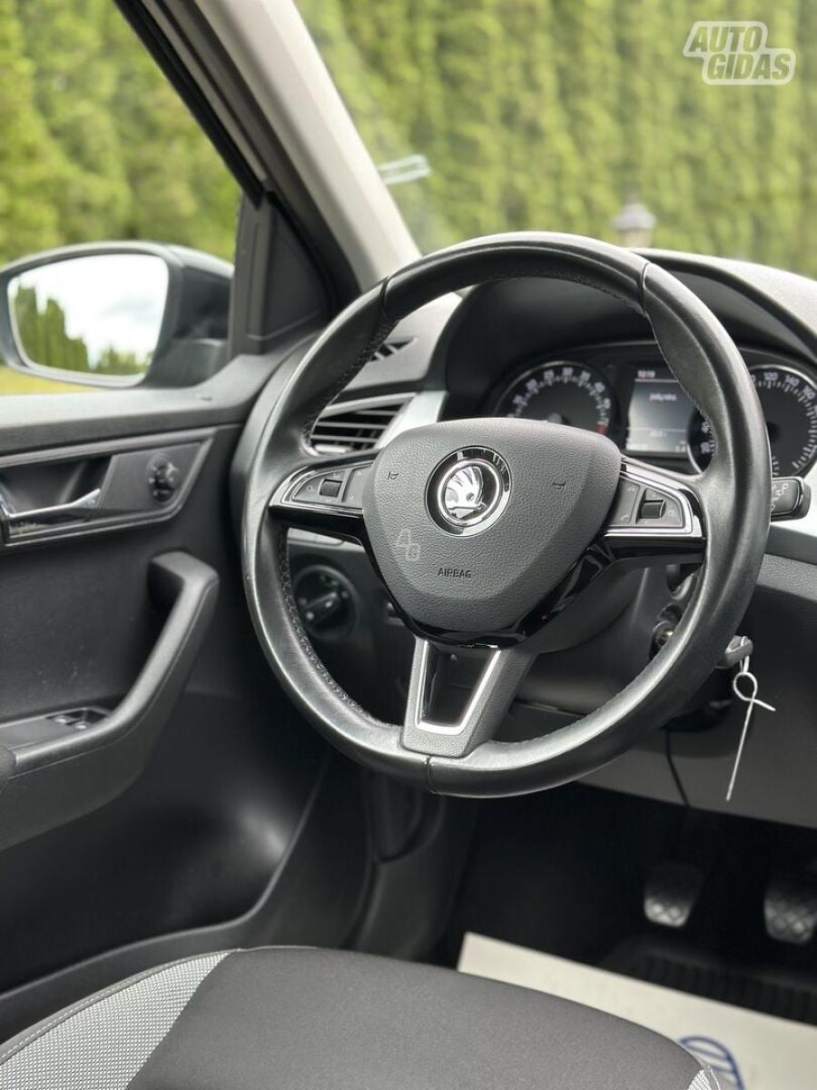 Black Skoda Fabia 2017 in Vilnius, with an engine capacity of 1.40 L and mileage of 150 thousand km for 7250 €, photo 32 on AUTOMOTO.COM.LV