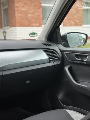 Black Skoda Fabia 2017 in Vilnius, with an engine capacity of 1.40 L and mileage of 150 thousand km for 7250 €, photo 34 on AUTOMOTO.COM.LV