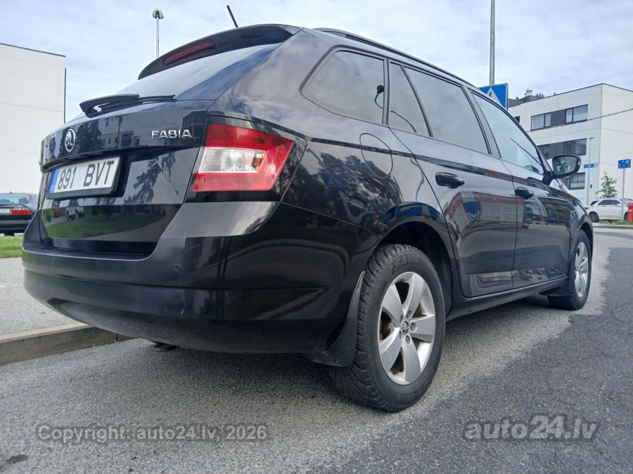 Black Skoda Fabia 2017 in Tallinn, with an engine capacity of 1.40 L and mileage of 139 thousand km for 6990 €, photo 10 on AUTOMOTO.COM.LV