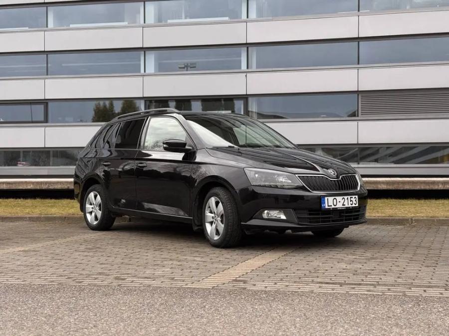 Black Skoda Fabia 2017 in Riga, with an engine capacity of 1.40 L and mileage of 185 thousand km for 5600 €, photo 3 on AUTOMOTO.COM.LV