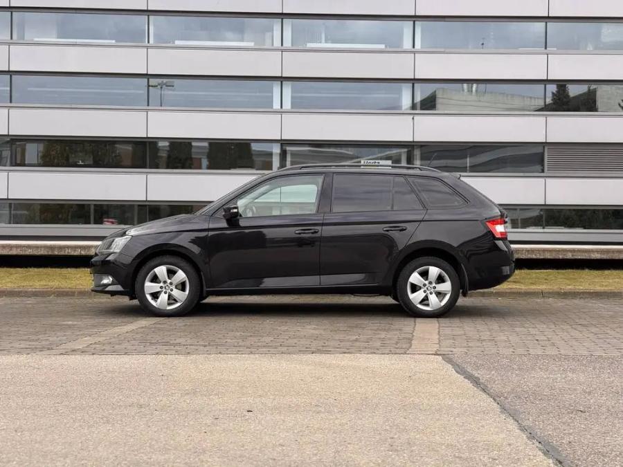 Black Skoda Fabia 2017 in Riga, with an engine capacity of 1.40 L and mileage of 185 thousand km for 5600 €, photo 4 on AUTOMOTO.COM.LV