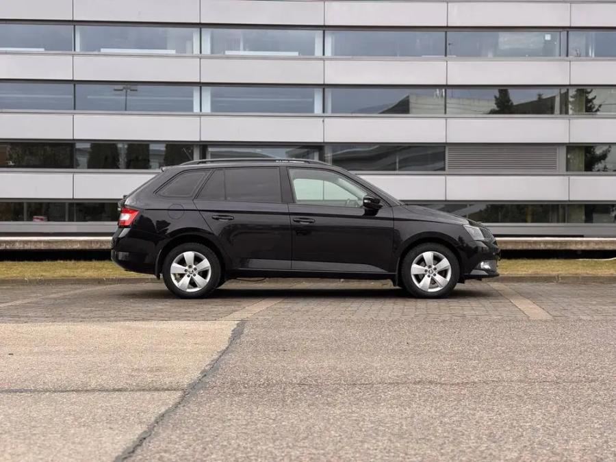 Black Skoda Fabia 2017 in Riga, with an engine capacity of 1.40 L and mileage of 185 thousand km for 5600 €, photo 7 on AUTOMOTO.COM.LV