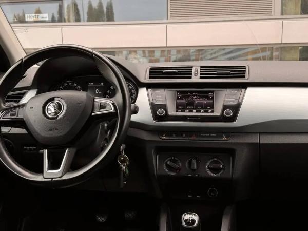 Black Skoda Fabia 2017 in Riga, with an engine capacity of 1.40 L and mileage of 185 thousand km for 5600 €, photo 7 on AUTOMOTO.COM.LV