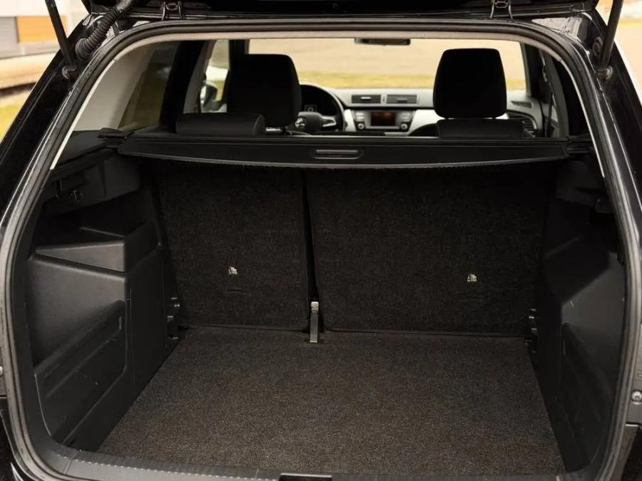 Black Skoda Fabia 2017 in Riga, with an engine capacity of 1.40 L and mileage of 185 thousand km for 5600 €, photo 12 on AUTOMOTO.COM.LV
