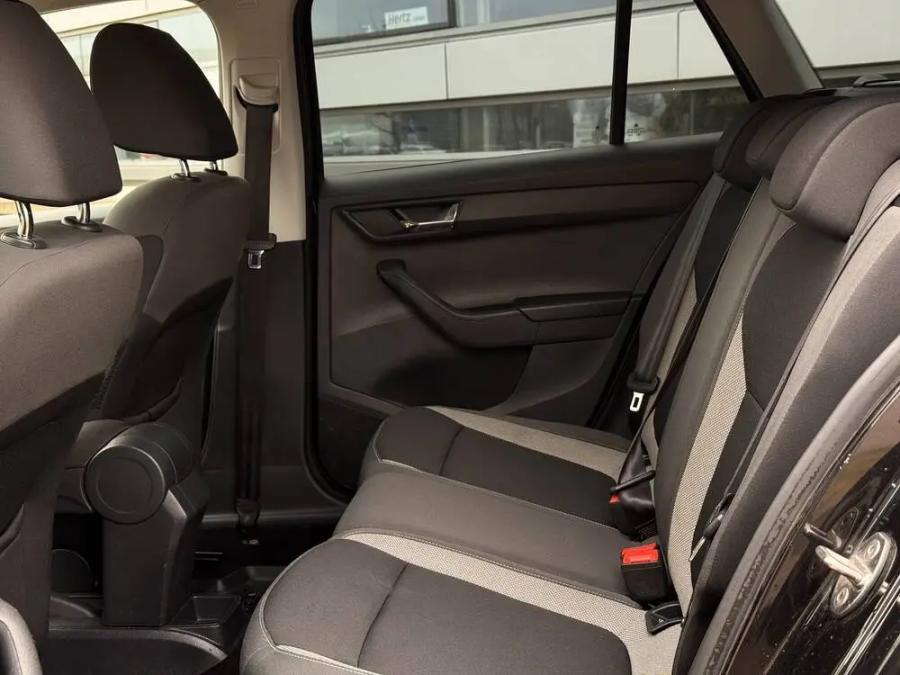 Black Skoda Fabia 2017 in Riga, with an engine capacity of 1.40 L and mileage of 185 thousand km for 5600 €, photo 14 on AUTOMOTO.COM.LV