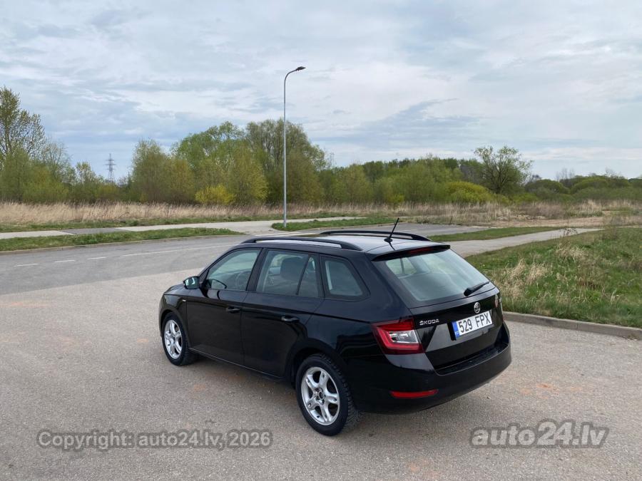 Melns Skoda Fabia 2019 Tallina, ar dzinēja tilpumu 1.00 L un nobraukumu 226 tūkst. km par 6200 €, foto 5 vietnē AUTOMOTO.COM.LV