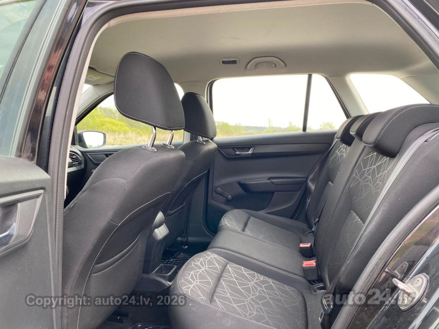 Melns Skoda Fabia 2019 Tallina, ar dzinēja tilpumu 1.00 L un nobraukumu 226 tūkst. km par 6200 €, foto 8 vietnē AUTOMOTO.COM.LV