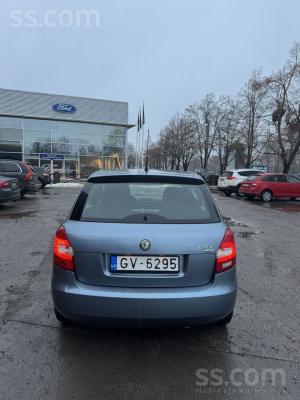 Zils Skoda Fabia 2007 Ogre, ar dzinēja tilpumu 1.20 L un nobraukumu 80 tūkst. km par 2500 €, foto 6 vietnē AUTOMOTO.COM.LV
