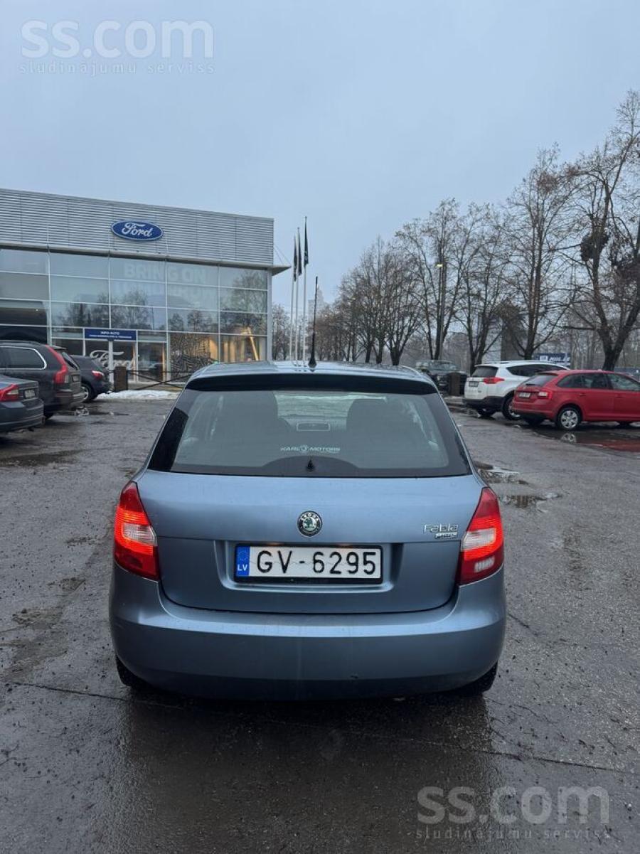 Zils Skoda Fabia 2007 Ogre, ar dzinēja tilpumu 1.20 L un nobraukumu 80 tūkst. km par 2500 €, foto 6 vietnē AUTOMOTO.COM.LV