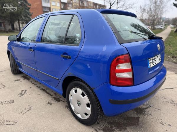 Zils Skoda Fabia 2001 Kauņa, ar dzinēja tilpumu 1.90 L un nobraukumu 353 tūkst. km par 600 €, foto 9 vietnē AUTOMOTO.COM.LV