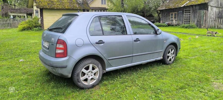Blue Skoda Fabia 2001 in Kaunas, with an engine capacity of 1.90 L and mileage of 292 thousand km for 600 €, photo 6 on AUTOMOTO.COM.LV