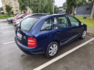 Zils Skoda Fabia 2001 Panevēža, ar dzinēja tilpumu 1.90 L un nobraukumu 330 tūkst. km par 650 €, foto 3 vietnē AUTOMOTO.COM.LV