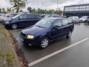 Zils Skoda Fabia 2001 Panevēža, ar dzinēja tilpumu 1.90 L un nobraukumu 330 tūkst. km par 650 €, foto 5 vietnē AUTOMOTO.COM.LV