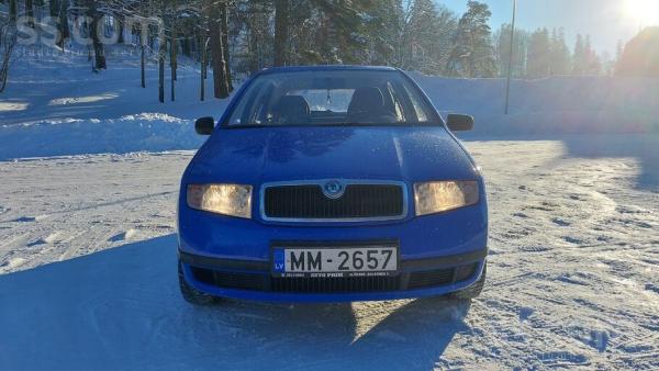 Zils Skoda Fabia 2002 Alūksne, ar dzinēja tilpumu 1.20 L un nobraukumu 0 tūkst. km par 1200 €, foto 3 vietnē AUTOMOTO.COM.LV