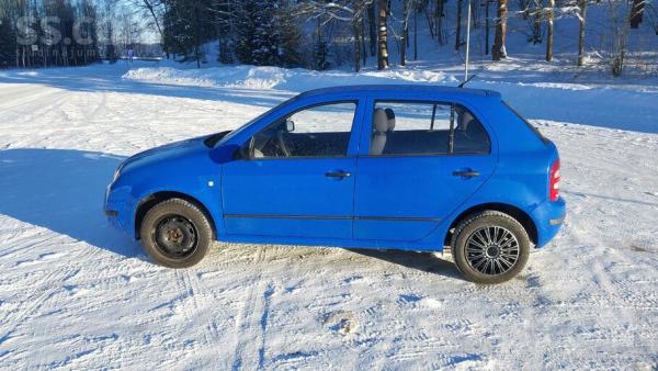Zils Skoda Fabia 2002 Alūksne, ar dzinēja tilpumu 1.20 L un nobraukumu 0 tūkst. km par 1200 €, foto 9 vietnē AUTOMOTO.COM.LV