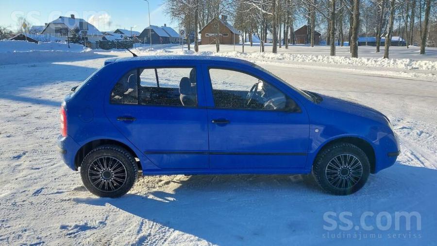 Blue Skoda Fabia 2002 in Aluksne, with an engine capacity of 1.20 L and mileage of 0 thousand km for 1200 €, photo 10 on AUTOMOTO.COM.LV