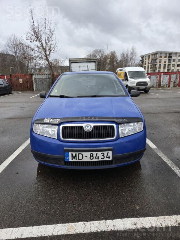 Blue Skoda Fabia 2003 in Riga, with an engine capacity of 1.40 L and mileage of 247 thousand km for 1600 €, photo 1 on AUTOMOTO.COM.LV