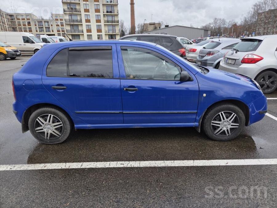 Blue Skoda Fabia 2003 in Riga, with an engine capacity of 1.40 L and mileage of 247 thousand km for 1600 €, photo 4 on AUTOMOTO.COM.LV