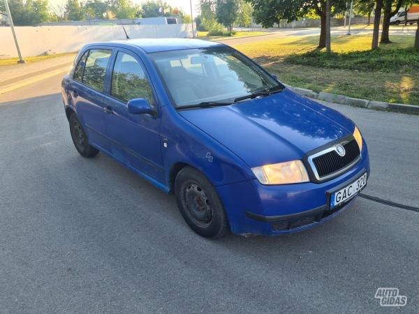 Zils Skoda Fabia 2003 Telšiai, ar dzinēja tilpumu 1.90 L un nobraukumu 414 tūkst. km par 700 €, foto 2 vietnē AUTOMOTO.COM.LV