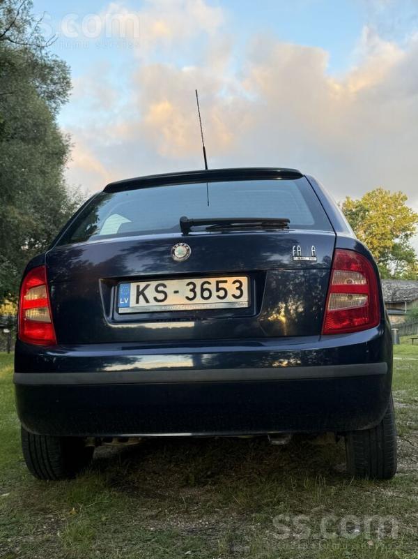 Zils Skoda Fabia 2003 Cēsis, ar dzinēja tilpumu 1.90 L un nobraukumu 258 tūkst. km par 1150 €, foto 2 vietnē AUTOMOTO.COM.LV