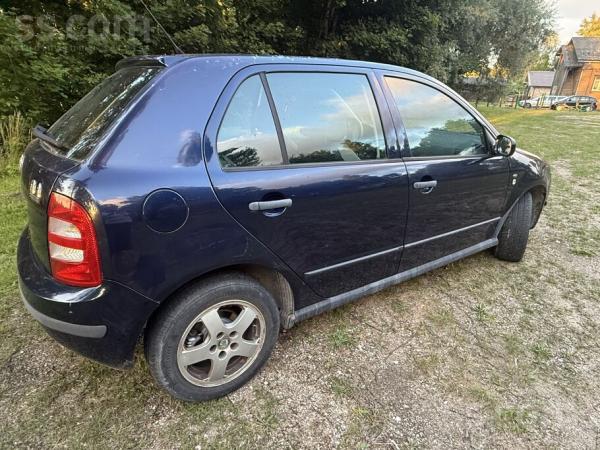 Zils Skoda Fabia 2003 Cēsis, ar dzinēja tilpumu 1.90 L un nobraukumu 258 tūkst. km par 1150 €, foto 5 vietnē AUTOMOTO.COM.LV