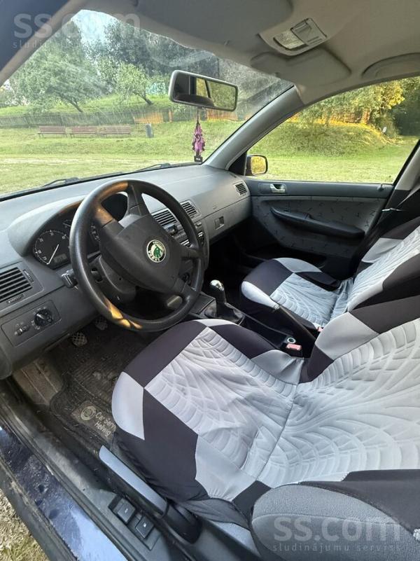 Zils Skoda Fabia 2003 Cēsis, ar dzinēja tilpumu 1.90 L un nobraukumu 258 tūkst. km par 1150 €, foto 6 vietnē AUTOMOTO.COM.LV